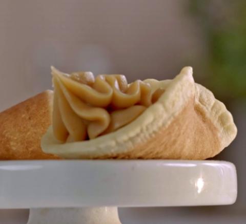 Nestlé Desserts Arabia | Lotus Custard Filling for Qatayef